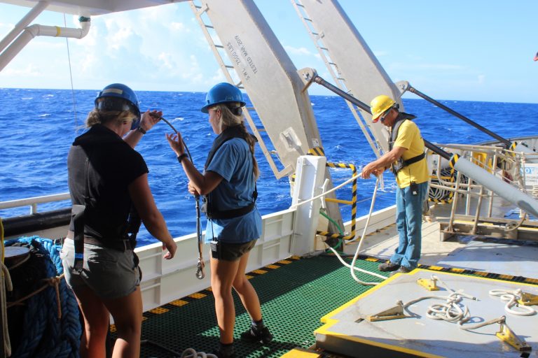 How scientists retrieve water samples from 4,500 meters – Science at Sea